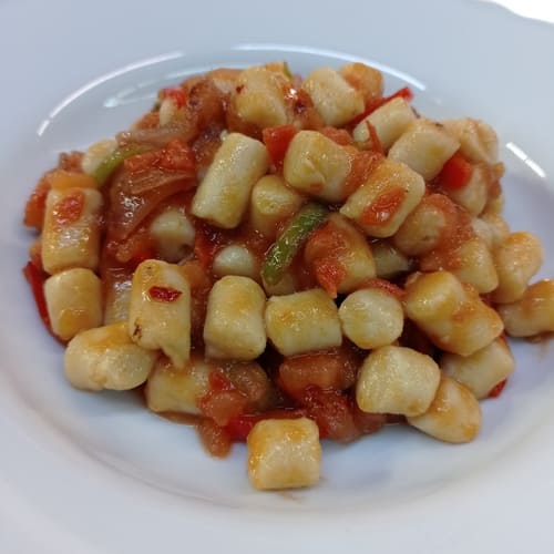 Νιόκι με γλυκόξινη σάλτσα και πιπεριές | CookFood