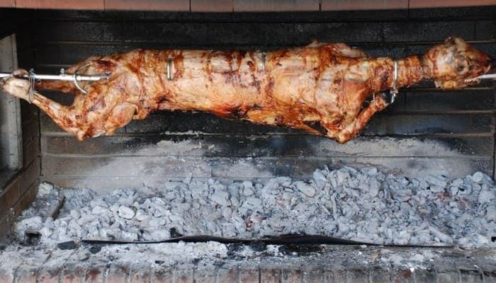 Αρνί στη σούβλα | CookFood